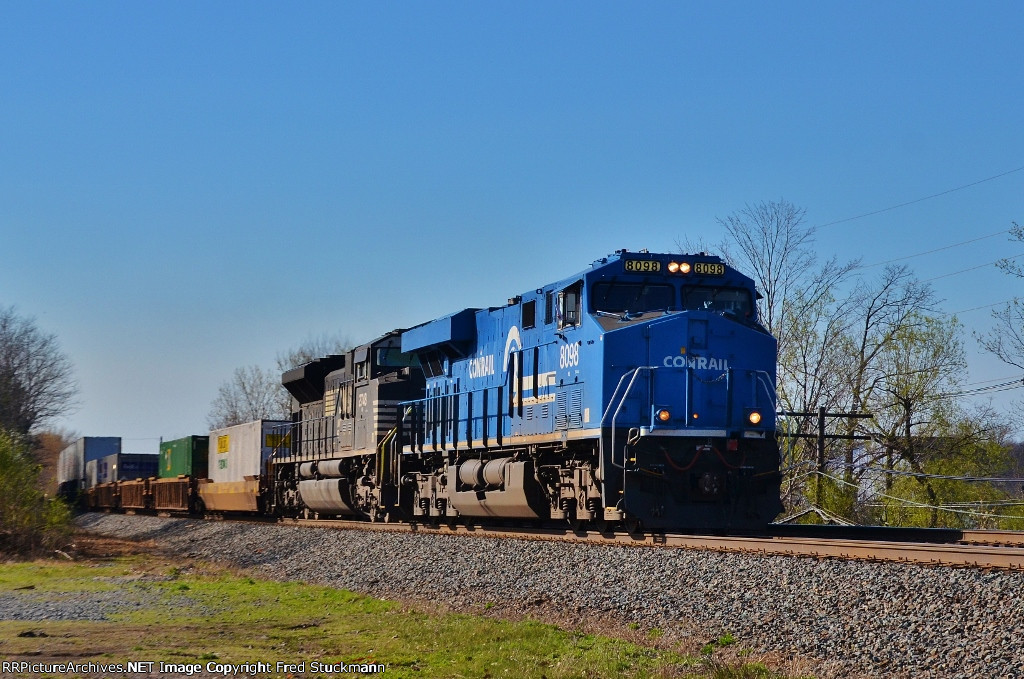 NS 8098 leads 20E east.